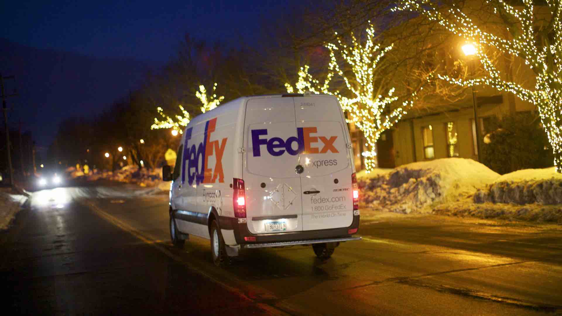 FedEx announces spinoff of FedEx Freight into new public company - Oman ...